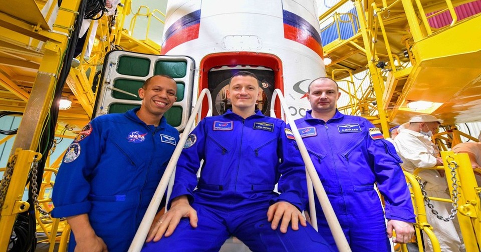 «Роскосмос» и NASA продлили перекрестные полеты к МКС до 2027 года. В ...