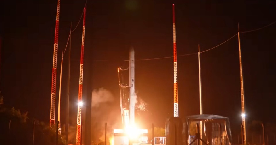 Первая частная орбитальная южнокорейская ракета взорвалась во время ...